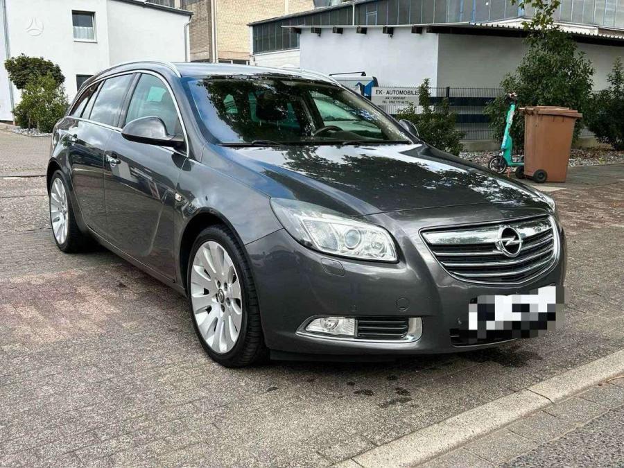 Grey Opel Insignia 2011 in Klaipeda, with an engine capacity of 1.96 L and mileage of 320 thousand km for 2750 €, photo 1 on AUTOMOTO.COM.LV