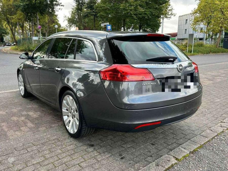 Grey Opel Insignia 2011 in Klaipeda, with an engine capacity of 1.96 L and mileage of 320 thousand km for 2750 €, photo 2 on AUTOMOTO.COM.LV