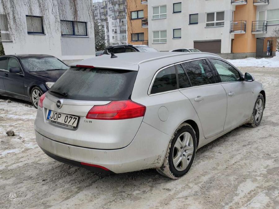 Grey Opel Insignia 2011 in Vilnius, with an engine capacity of 2.00 L and mileage of 343 thousand km for 1999 €, photo 2 on AUTOMOTO.COM.LV