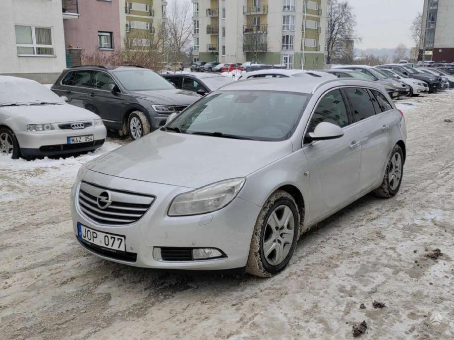 Grey Opel Insignia 2011 in Vilnius, with an engine capacity of 2.00 L and mileage of 343 thousand km for 1999 €, photo 3 on AUTOMOTO.COM.LV