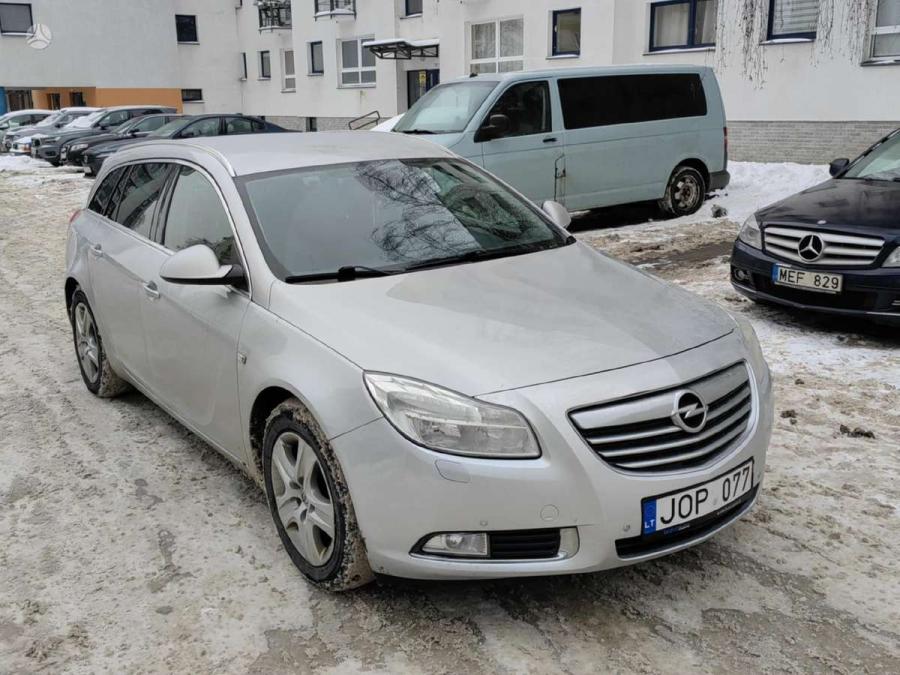 Grey Opel Insignia 2011 in Vilnius, with an engine capacity of 2.00 L and mileage of 343 thousand km for 1999 €, photo 5 on AUTOMOTO.COM.LV
