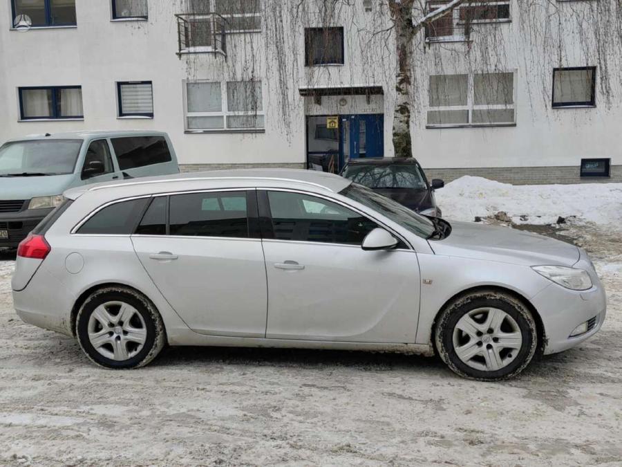 Grey Opel Insignia 2011 in Vilnius, with an engine capacity of 2.00 L and mileage of 343 thousand km for 1999 €, photo 7 on AUTOMOTO.COM.LV