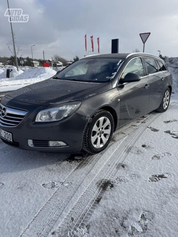 Grey Opel Insignia 2011 in Vilnius, with an engine capacity of 2.00 L and mileage of 245 thousand km for 2650 €, photo 1 on AUTOMOTO.COM.LV