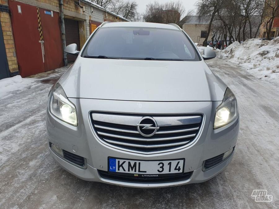 Grey Opel Insignia 2011 in Kaunas, with an engine capacity of 2.00 L and mileage of 300 thousand km for 2450 €, photo 2 on AUTOMOTO.COM.LV