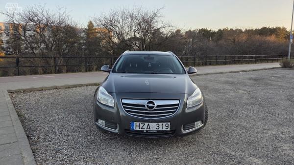 Grey Opel Insignia 2011 in Vilnius, with an engine capacity of 2.00 L and mileage of 280 thousand km for 3400 €, photo 2 on AUTOMOTO.COM.LV