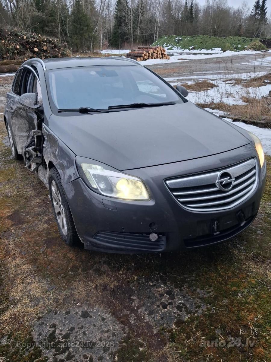 Grey Opel Insignia 2011 in Jogeva, with an engine capacity of 2.00 L and mileage of 0 thousand km for 1600 €, photo 3 on AUTOMOTO.COM.LV