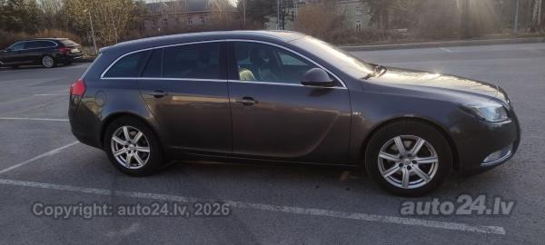 Grey Opel Insignia 2011 in Tallinn, with an engine capacity of 2.00 L and mileage of 299 thousand km for 3900 €, photo 4 on AUTOMOTO.COM.LV