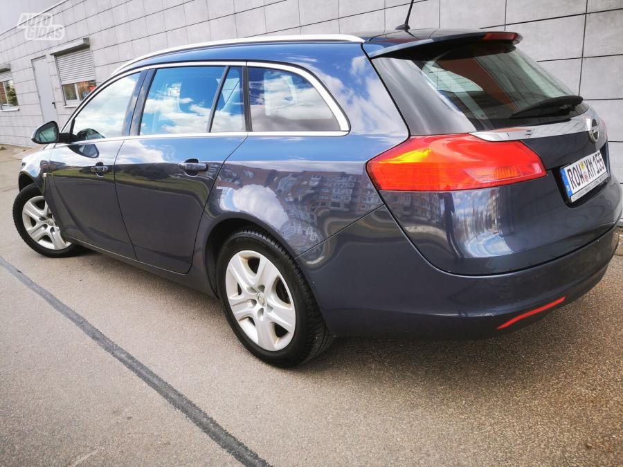 Grey Opel Insignia 2011 in Klaipeda, with an engine capacity of 2.00 L and mileage of 196 thousand km for 3590 €, photo 5 on AUTOMOTO.COM.LV