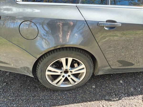 Pelēks Opel Insignia 2011 Tallina, ar dzinēja tilpumu 2.00 L un nobraukumu 345 tūkst. km par 1500 €, foto 10 vietnē AUTOMOTO.COM.LV