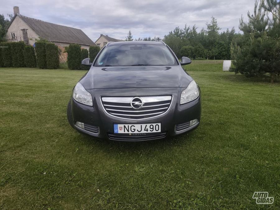 Grey Opel Insignia 2011 in Marijampole, with an engine capacity of 2.00 L and mileage of 262 thousand km for 3500 €, photo 1 on AUTOMOTO.COM.LV
