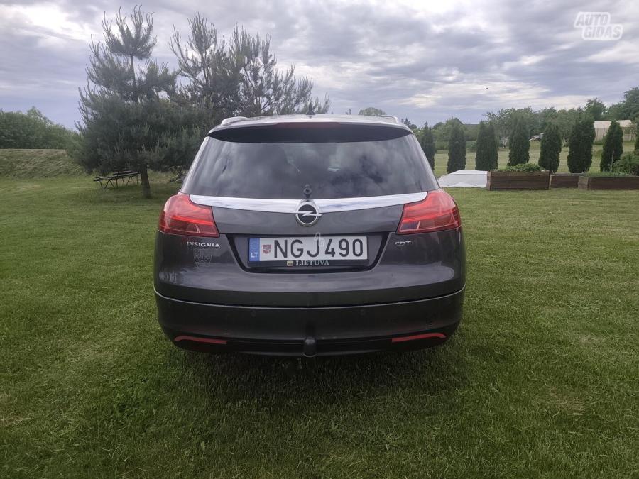 Grey Opel Insignia 2011 in Marijampole, with an engine capacity of 2.00 L and mileage of 262 thousand km for 3500 €, photo 3 on AUTOMOTO.COM.LV