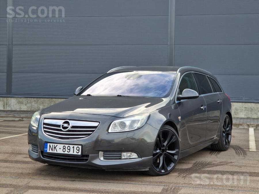 Grey Opel Insignia 2011 in Riga, with an engine capacity of 2.00 L and mileage of 224 thousand km for 4450 €, photo 3 on AUTOMOTO.COM.LV