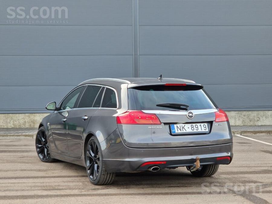 Grey Opel Insignia 2011 in Riga, with an engine capacity of 2.00 L and mileage of 224 thousand km for 4450 €, photo 4 on AUTOMOTO.COM.LV