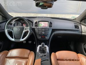 Grey Opel Insignia 2011 in Riga, with an engine capacity of 2.00 L and mileage of 224 thousand km for 4450 €, photo 8 on AUTOMOTO.COM.LV