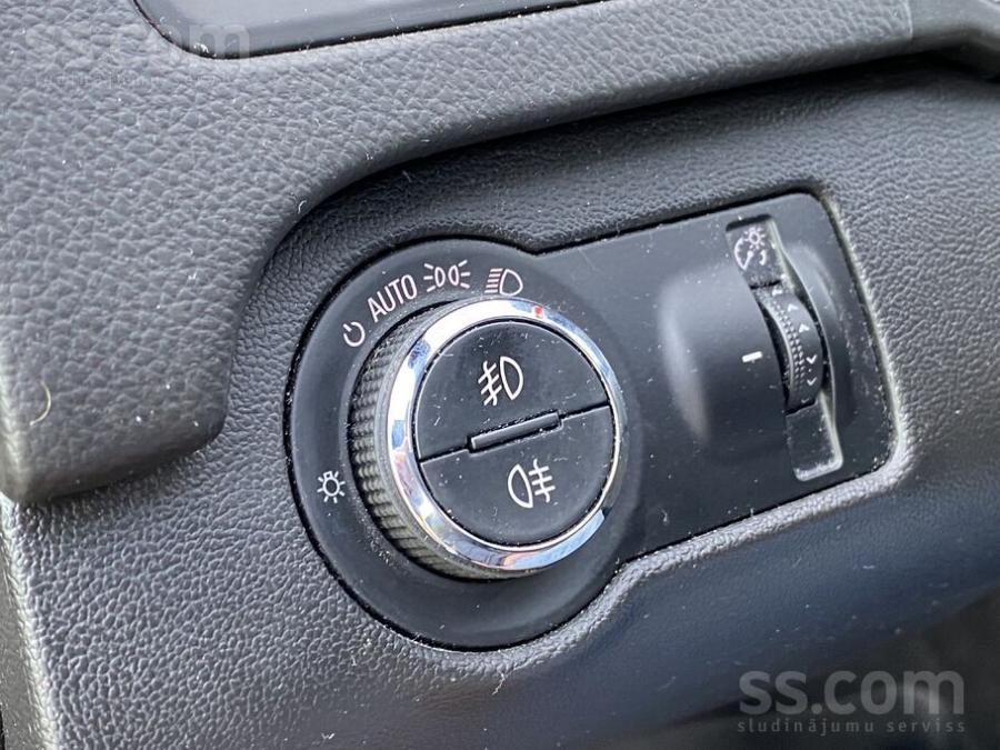 Grey Opel Insignia 2011 in Riga, with an engine capacity of 2.00 L and mileage of 224 thousand km for 4450 €, photo 20 on AUTOMOTO.COM.LV