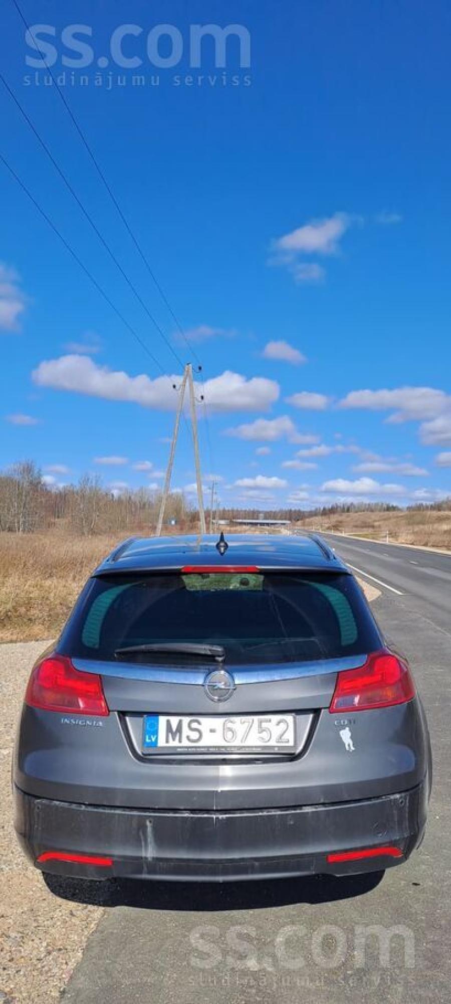 Grey Opel Insignia 2011 in Limbazi, with an engine capacity of 2.00 L and mileage of 338 thousand km for 2700 €, photo 4 on AUTOMOTO.COM.LV