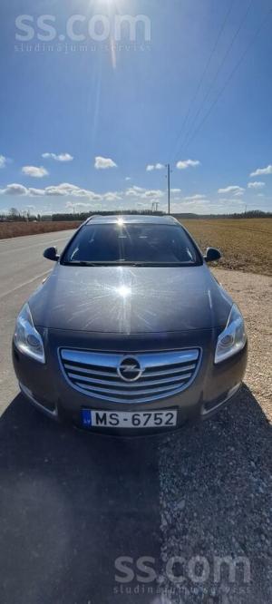 Grey Opel Insignia 2011 in Limbazi, with an engine capacity of 2.00 L and mileage of 338 thousand km for 2700 €, photo 5 on AUTOMOTO.COM.LV