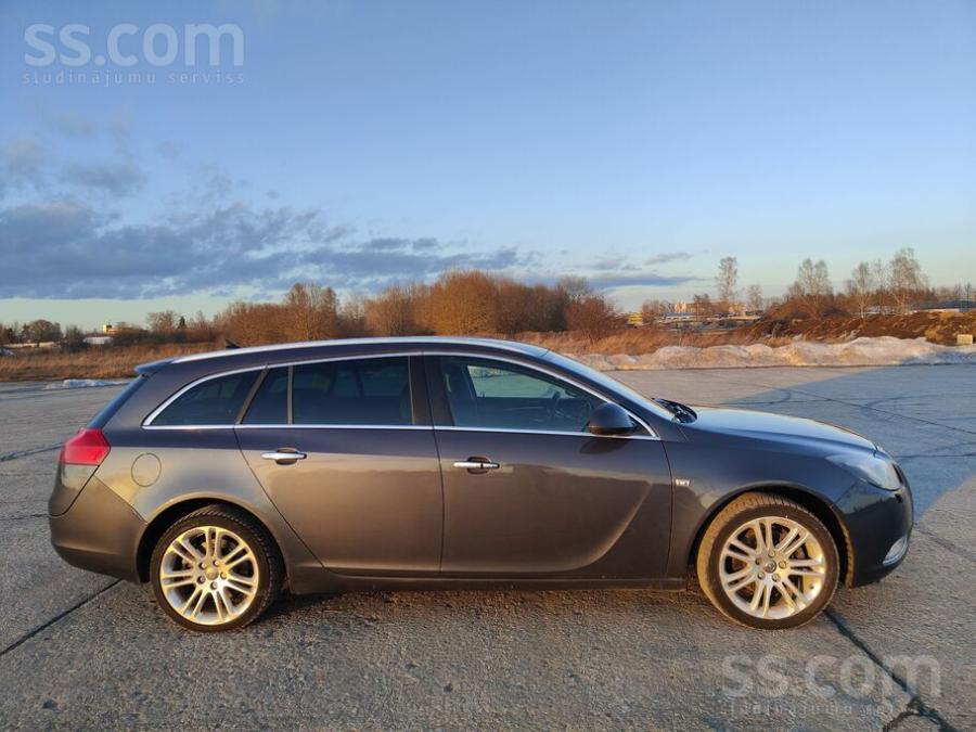 Pelēks Opel Insignia 2011 Rīga, ar dzinēja tilpumu 2.00 L un nobraukumu 299 tūkst. km par 2999 €, foto 1 vietnē AUTOMOTO.COM.LV