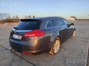 Pelēks Opel Insignia 2011 Rīga, ar dzinēja tilpumu 2.00 L un nobraukumu 299 tūkst. km par 2999 €, foto 3 vietnē AUTOMOTO.COM.LV