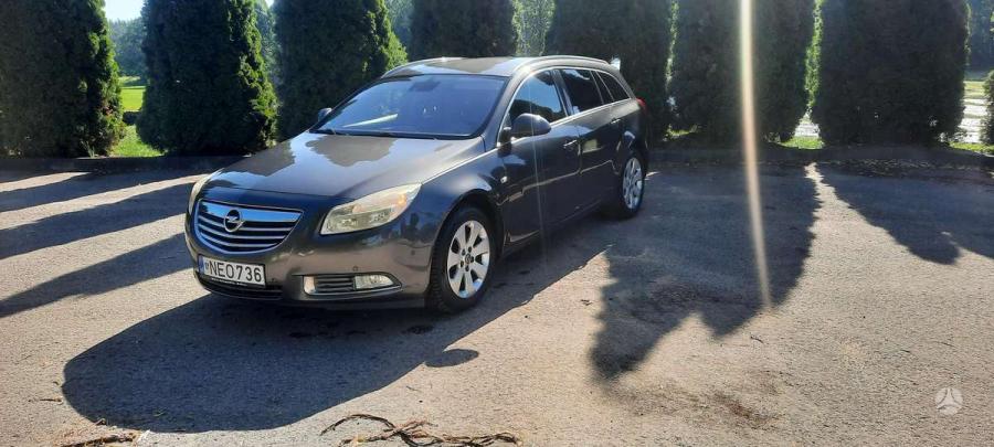 Pelēks Opel Insignia 2011 Viļņa, ar dzinēja tilpumu 1.96 L un nobraukumu 258 tūkst. km par 2999 €, foto 1 vietnē AUTOMOTO.COM.LV