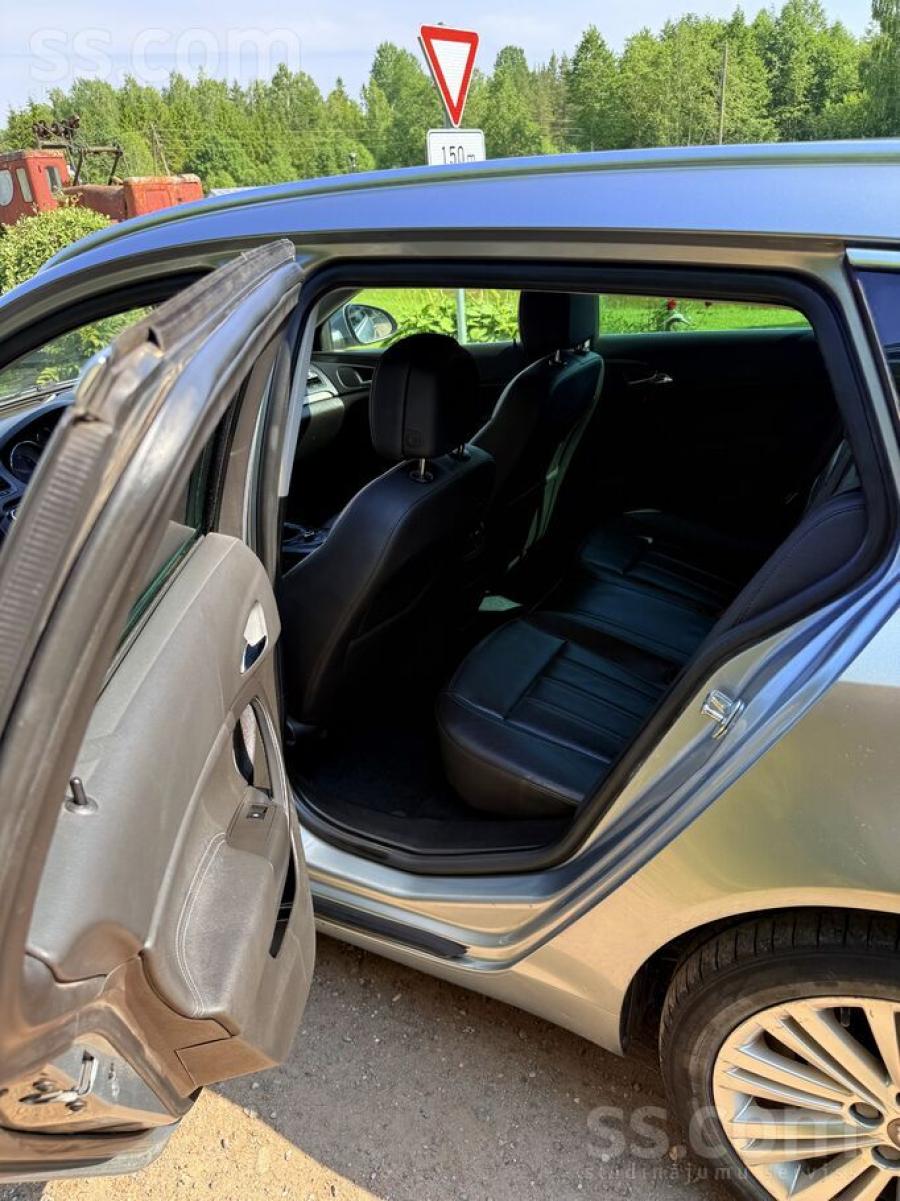 Pelēks Opel Insignia 2011 Talsi, ar dzinēja tilpumu 2.00 L un nobraukumu 304 tūkst. km par 3800 €, foto 11 vietnē AUTOMOTO.COM.LV