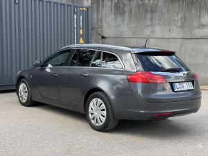 Grey Opel Insignia 2011 in Vilnius, with an engine capacity of 1.96 L and mileage of 247 thousand km for 2450 €, photo 8 on AUTOMOTO.COM.LV