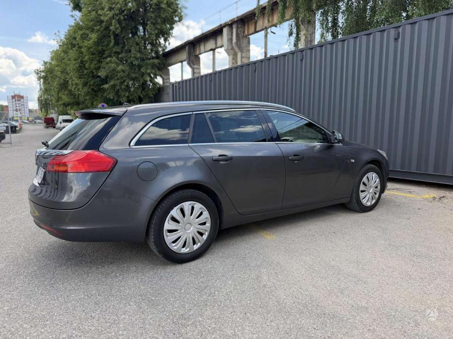 Grey Opel Insignia 2011 in Vilnius, with an engine capacity of 1.96 L and mileage of 247 thousand km for 2450 €, photo 9 on AUTOMOTO.COM.LV