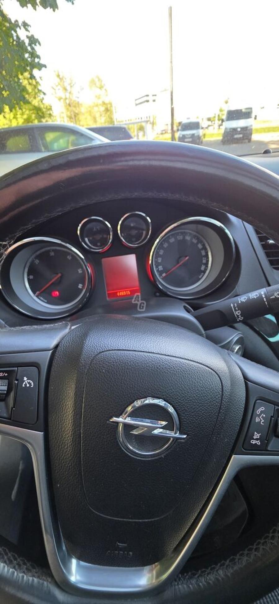 Pelēks Opel Insignia 2011 Viļņa, ar dzinēja tilpumu 2.00 L un nobraukumu 440 tūkst. km par 2700 €, foto 9 vietnē AUTOMOTO.COM.LV