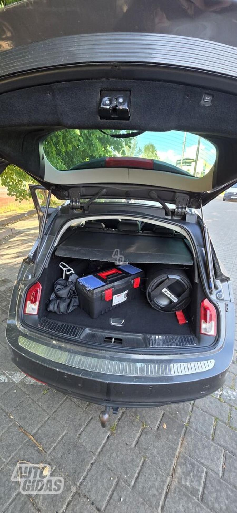 Pelēks Opel Insignia 2011 Viļņa, ar dzinēja tilpumu 2.00 L un nobraukumu 440 tūkst. km par 2700 €, foto 15 vietnē AUTOMOTO.COM.LV