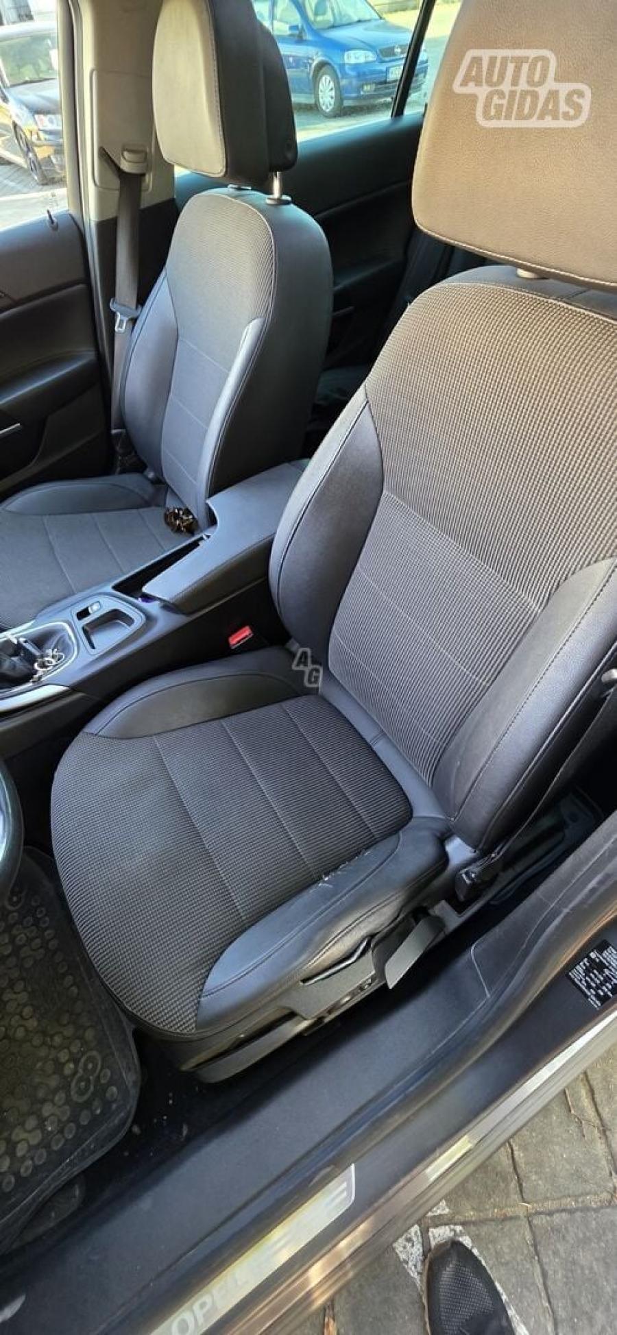 Grey Opel Insignia 2011 in Vilnius, with an engine capacity of 2.00 L and mileage of 440 thousand km for 2300 €, photo 11 on AUTOMOTO.COM.LV