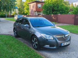 Grey Opel Insignia 2011 in Riga, with an engine capacity of 2.00 L and mileage of 335 thousand km for 2199 €, photo 3 on AUTOMOTO.COM.LV