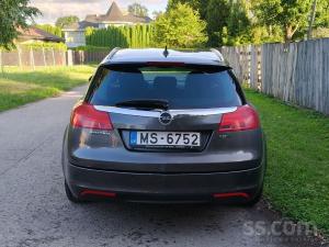 Grey Opel Insignia 2011 in Riga, with an engine capacity of 2.00 L and mileage of 335 thousand km for 2199 €, photo 7 on AUTOMOTO.COM.LV