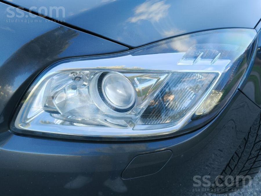 Grey Opel Insignia 2011 in Riga, with an engine capacity of 2.00 L and mileage of 335 thousand km for 2199 €, photo 17 on AUTOMOTO.COM.LV