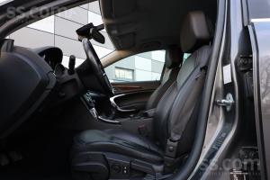 Grey Opel Insignia 2011 in Kuldiga, with an engine capacity of 2.00 L and mileage of 0 thousand km for 4170 €, photo 7 on AUTOMOTO.COM.LV
