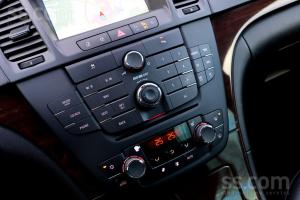 Grey Opel Insignia 2011 in Kuldiga, with an engine capacity of 2.00 L and mileage of 0 thousand km for 4170 €, photo 15 on AUTOMOTO.COM.LV