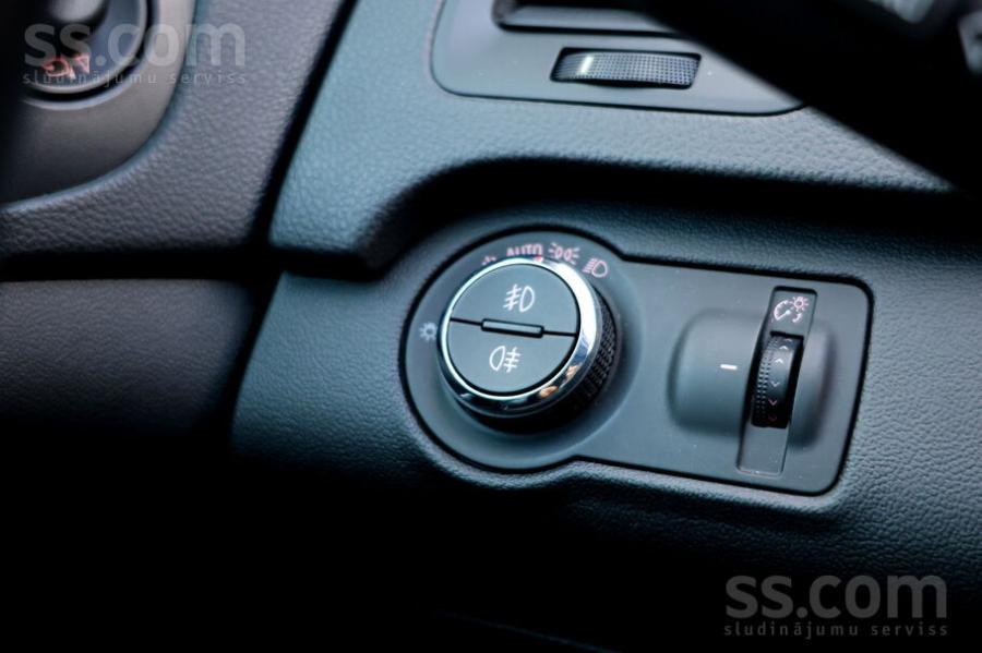Grey Opel Insignia 2011 in Kuldiga, with an engine capacity of 2.00 L and mileage of 0 thousand km for 4170 €, photo 16 on AUTOMOTO.COM.LV
