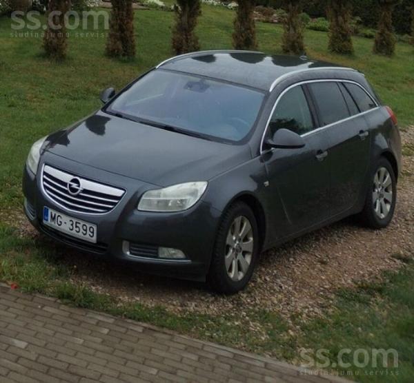 Grey Opel Insignia 2011 in Rezekne, with an engine capacity of 2.00 L and mileage of 289 thousand km for 1350 €, photo 1 on AUTOMOTO.COM.LV