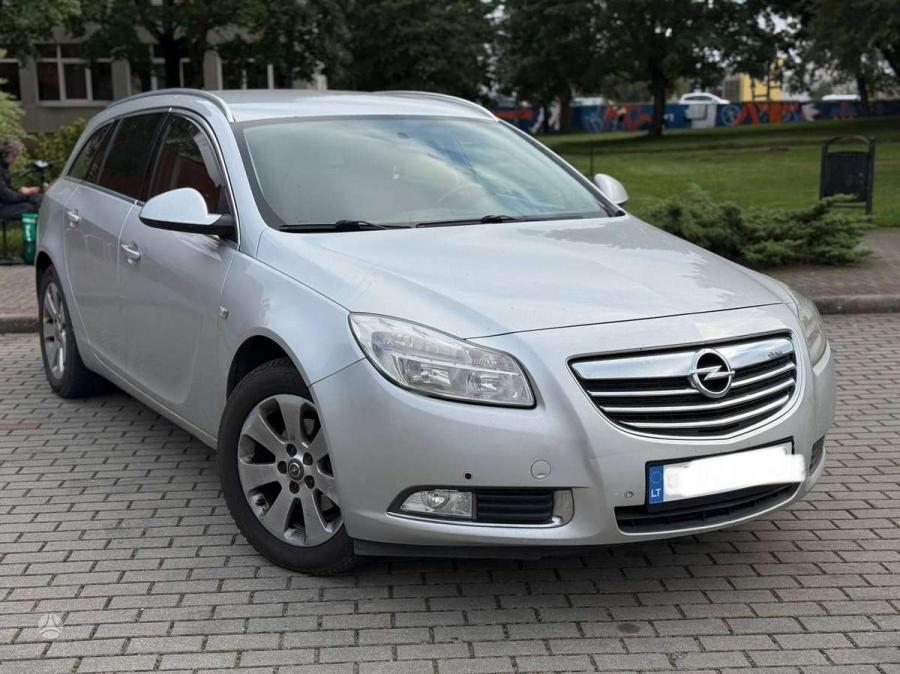 Pelēks Opel Insignia 2011 Klaipėda, ar dzinēja tilpumu 1.96 L un nobraukumu 324 tūkst. km par 3200 €, foto 1 vietnē AUTOMOTO.COM.LV