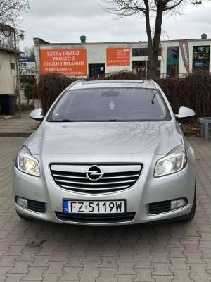 Grey Opel Insignia 2011 in Jurbarkas, with an engine capacity of 1.96 L and mileage of 355 thousand km for 1800 €, photo  on AUTOMOTO.COM.LV