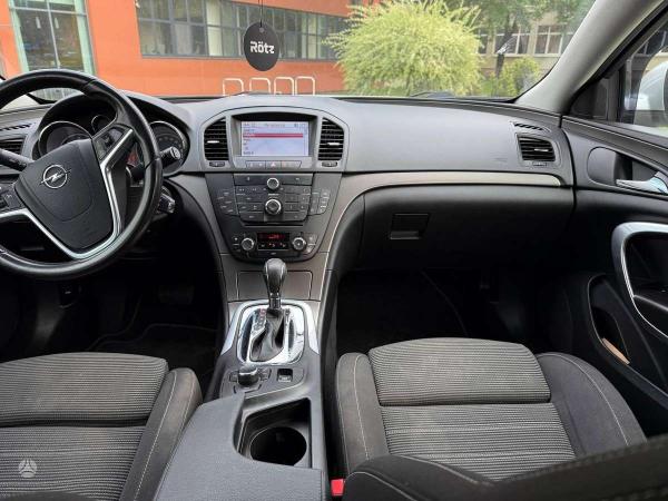 Pelēks Opel Insignia 2011 Klaipėda, ar dzinēja tilpumu 1.96 L un nobraukumu 297 tūkst. km par 2950 €, foto 10 vietnē AUTOMOTO.COM.LV