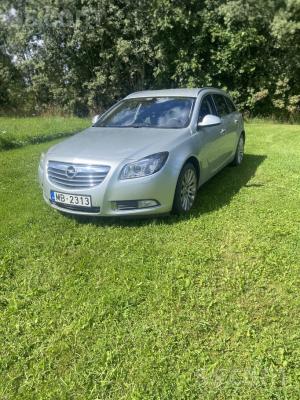 Grey Opel Insignia 2011 in Madona, with an engine capacity of 2.00 L and mileage of 309 thousand km for 3700 €, photo  on AUTOMOTO.COM.LV
