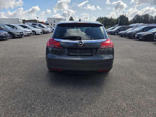 Pelēks Opel Insignia 2011 Marijampole, ar dzinēja tilpumu 1.96 L un nobraukumu 211 tūkst. km par 3300 €, foto 5 vietnē AUTOMOTO.COM.LV