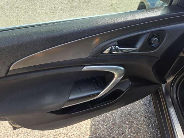 Pelēks Opel Insignia 2011 Marijampole, ar dzinēja tilpumu 1.96 L un nobraukumu 211 tūkst. km par 3300 €, foto 9 vietnē AUTOMOTO.COM.LV