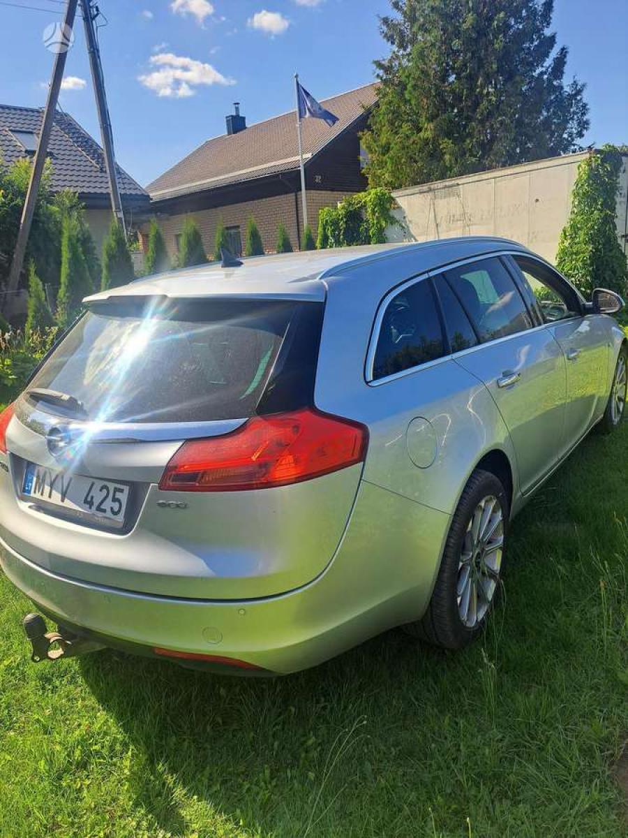 Grey Opel Insignia 2011 in Jonava, with an engine capacity of 2.00 L and mileage of 363 thousand km for 2200 €, photo 1 on AUTOMOTO.COM.LV