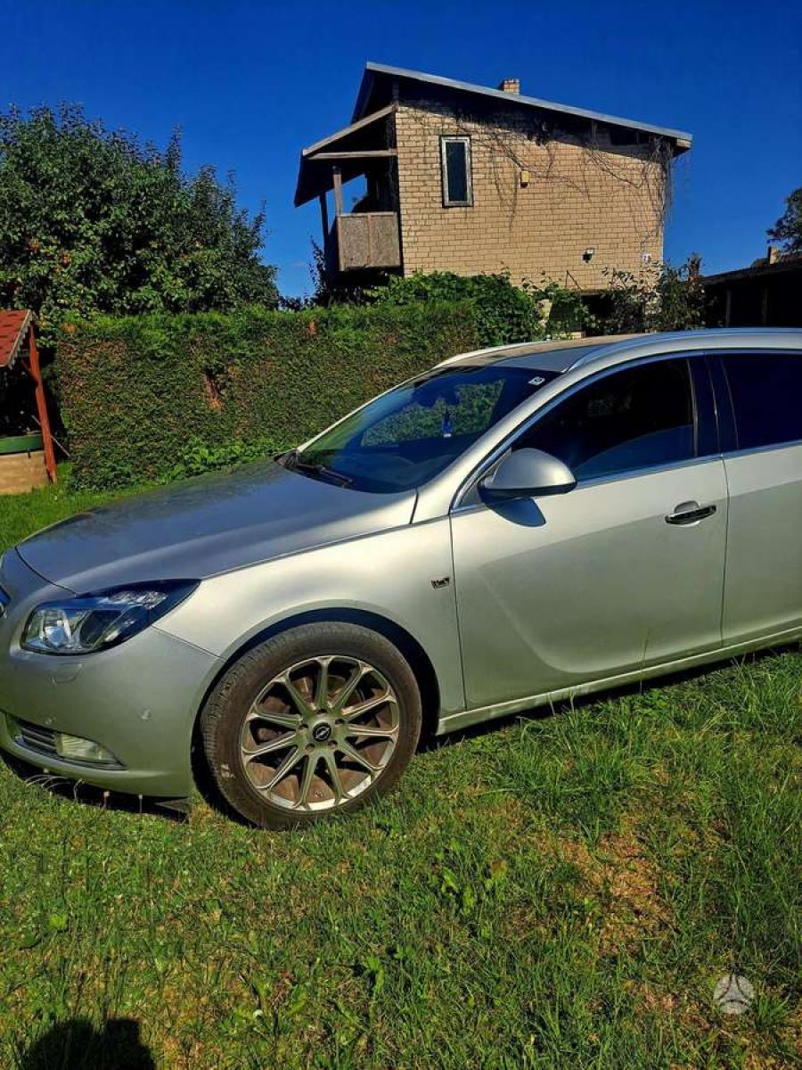 Grey Opel Insignia 2011 in Jonava, with an engine capacity of 2.00 L and mileage of 363 thousand km for 2200 €, photo 4 on AUTOMOTO.COM.LV