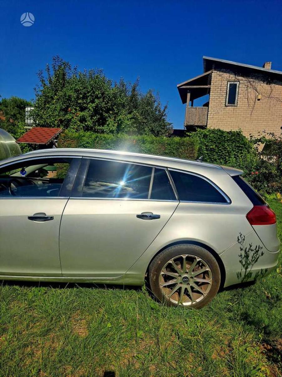 Grey Opel Insignia 2011 in Jonava, with an engine capacity of 2.00 L and mileage of 363 thousand km for 2200 €, photo 5 on AUTOMOTO.COM.LV
