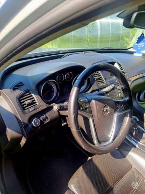 Grey Opel Insignia 2011 in Jonava, with an engine capacity of 2.00 L and mileage of 363 thousand km for 2200 €, photo 11 on AUTOMOTO.COM.LV