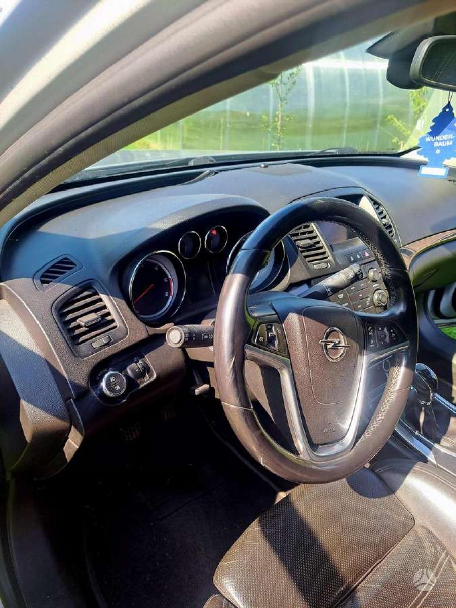 Grey Opel Insignia 2011 in Jonava, with an engine capacity of 2.00 L and mileage of 363 thousand km for 2200 €, photo 11 on AUTOMOTO.COM.LV