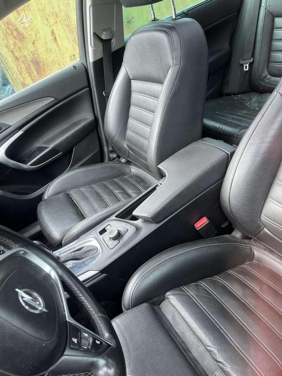 Pelēks Opel Insignia 2011 Klaipėda, ar dzinēja tilpumu 1.96 L un nobraukumu 400 tūkst. km par 1250 €, foto 4 vietnē AUTOMOTO.COM.LV