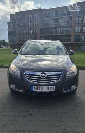 Grey Opel Insignia 2011 in Vilnius, with an engine capacity of 2.00 L and mileage of 253 thousand km for 3500 €, photo  on AUTOMOTO.COM.LV